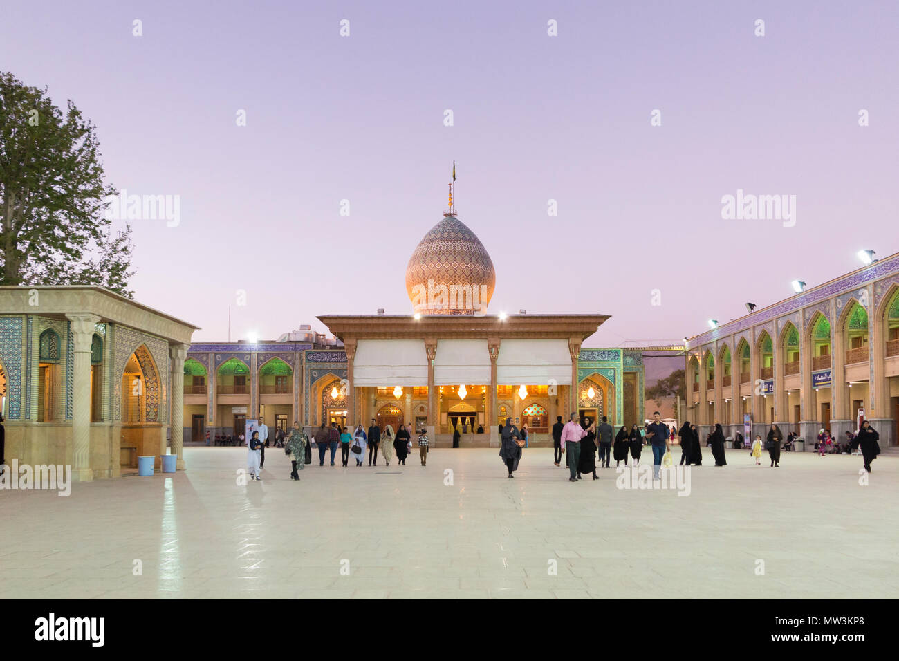 Aramgah-e Shah-e Cheragh complex, Shiraz, Iran Stock Photo - Alamy