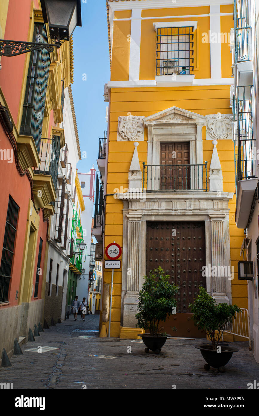 Buildings in seville hi-res stock photography and images - Alamy