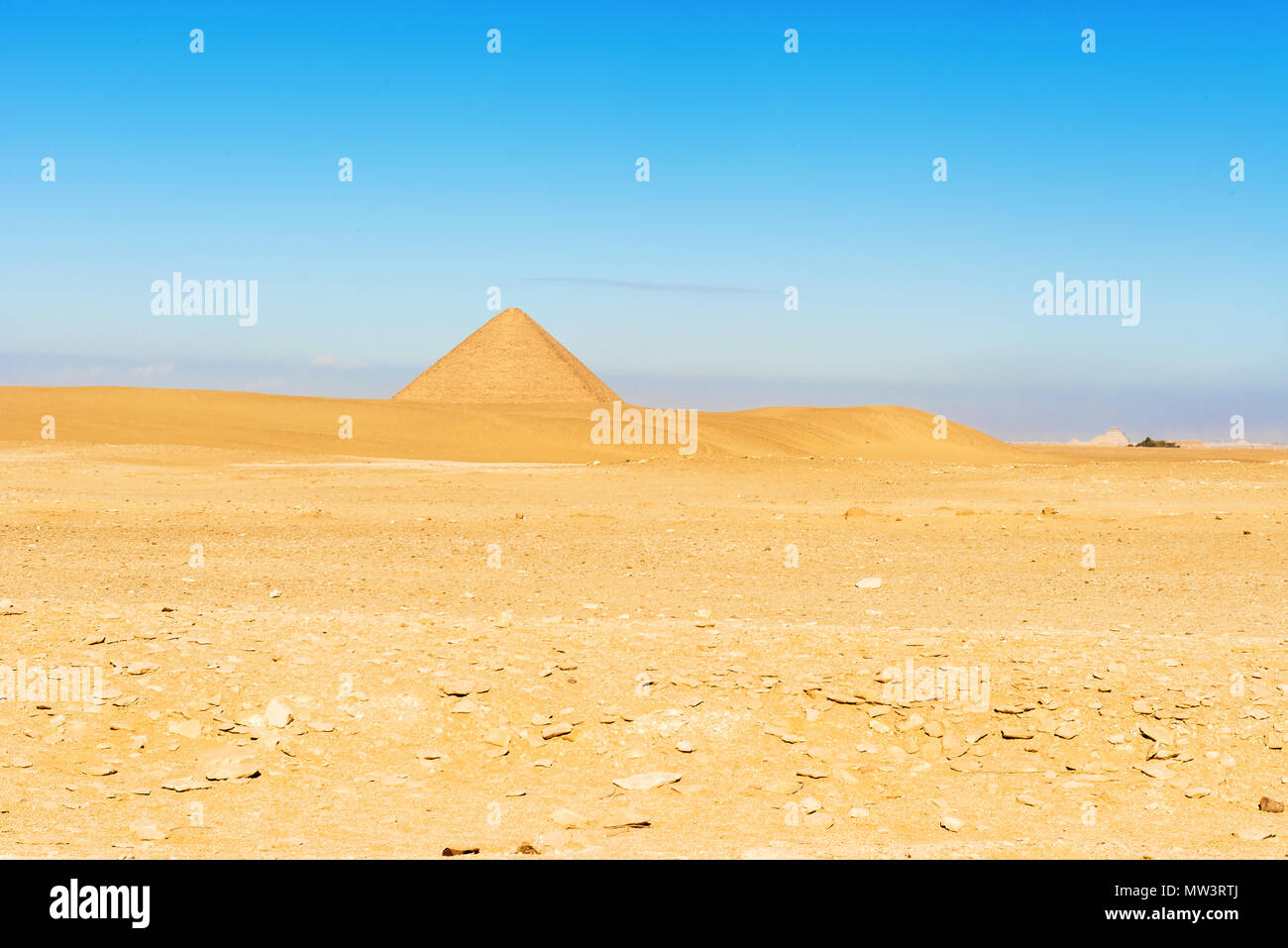 Red pyramid hi-res stock photography and images - Alamy