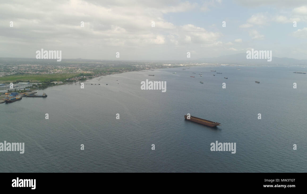 Batangas bay ship hi-res stock photography and images - Alamy