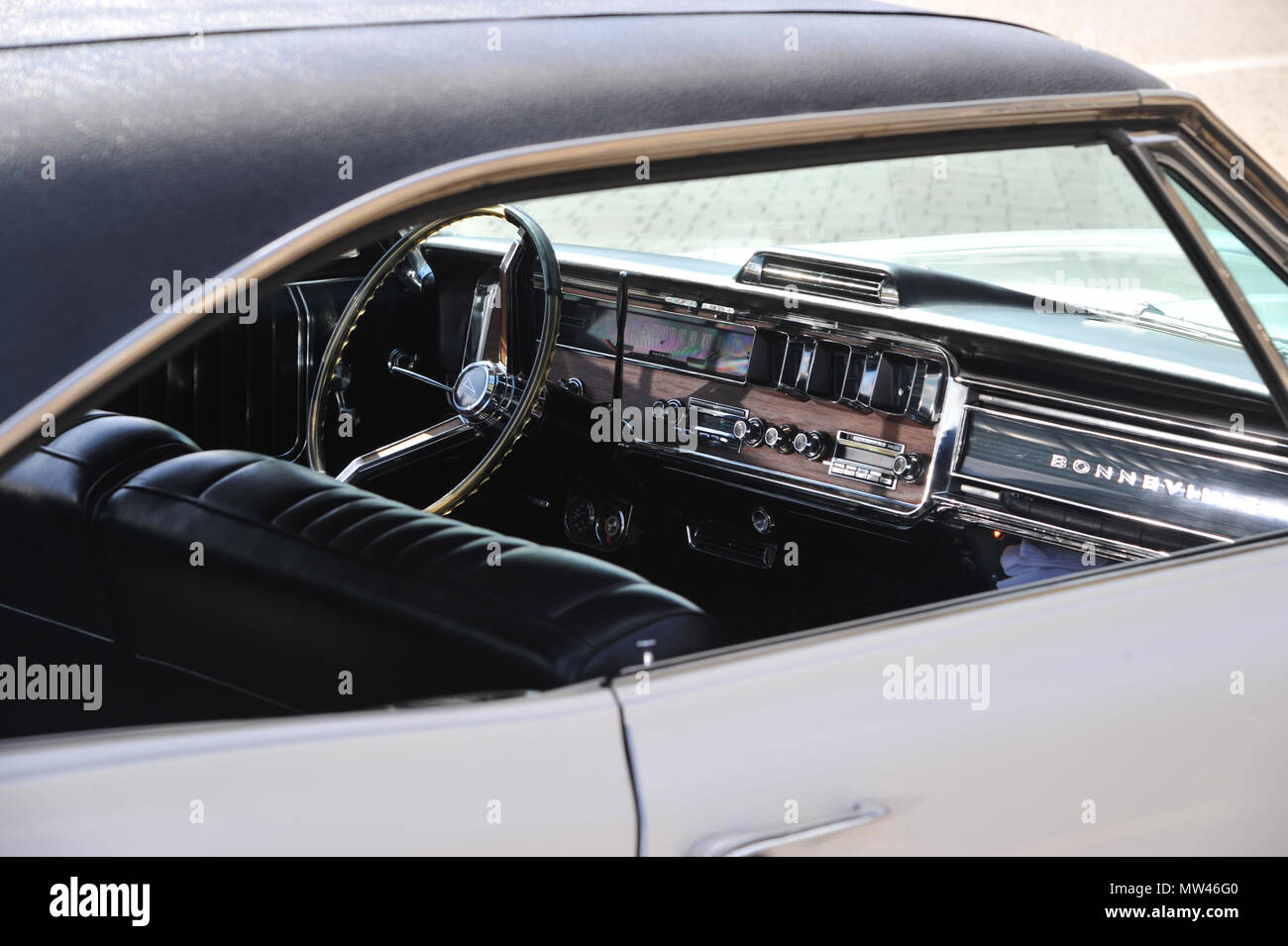 1966 Pontiac Bonneville Coupe classic American car, a huge 2 door coupe ...