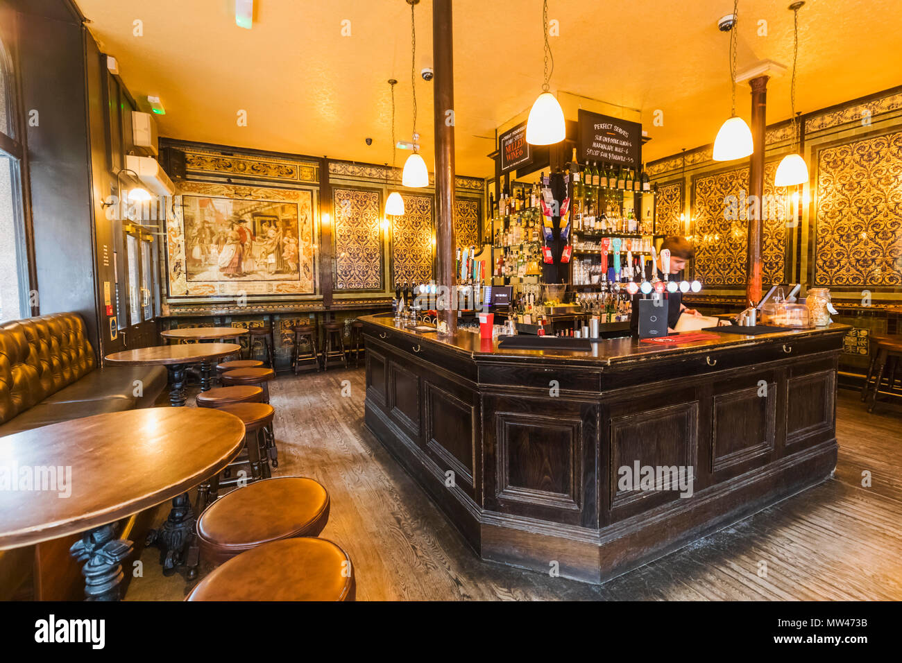 England, London, Shoreditch, Spitafields, The Ten Bells Pub Stock Photo ...