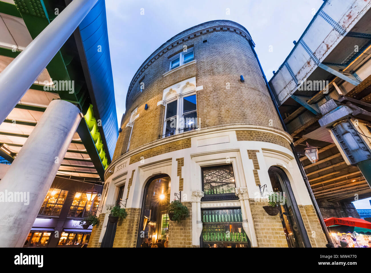 The Globe Pub London High Resolution Stock Photography and Images - Alamy