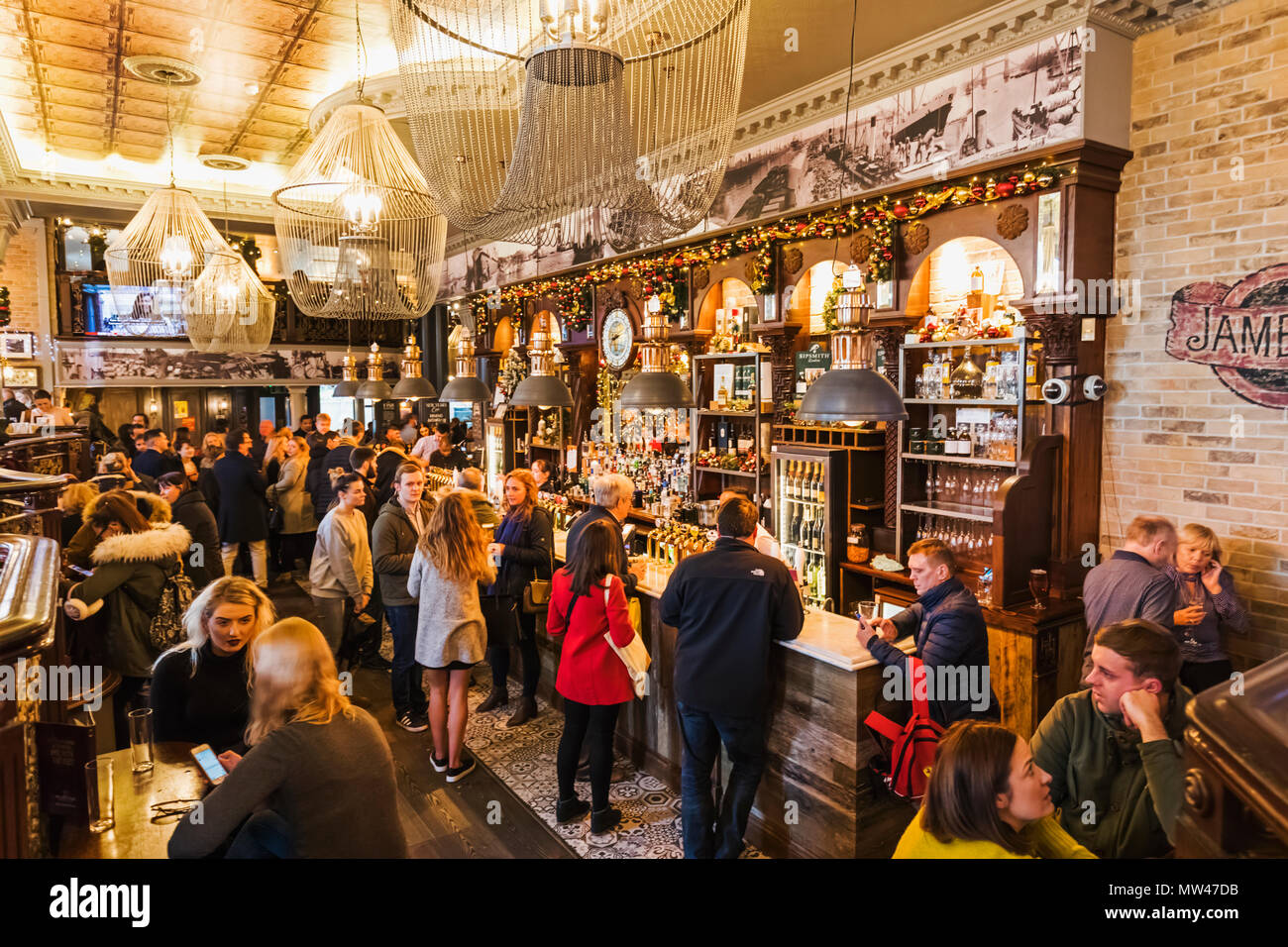 England, London, Southwark, London Bridge City, Hays Galleria, The ...