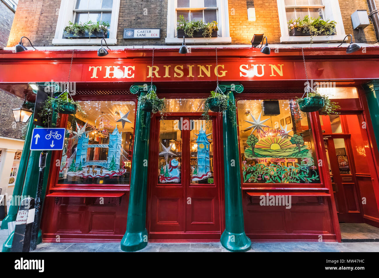 England, London, The City of London, The Rising Sun Pub Stock Photo - Alamy