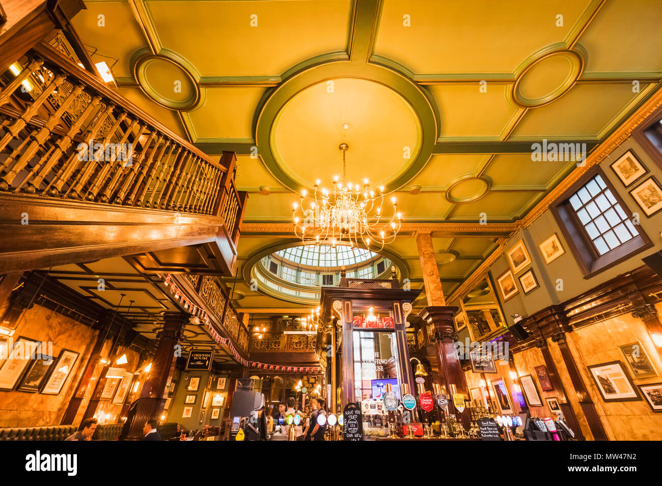 Counting house pub hi-res stock photography and images - Alamy