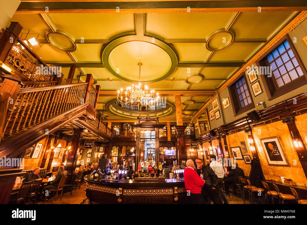 England, London, The City of London, The Counting House Pub Stock Photo ...