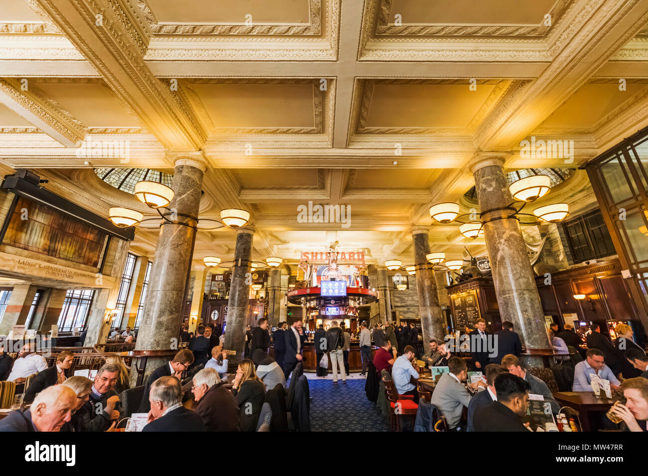 England, London, The City of London, The Crosse Keys Pub Stock Photo ...