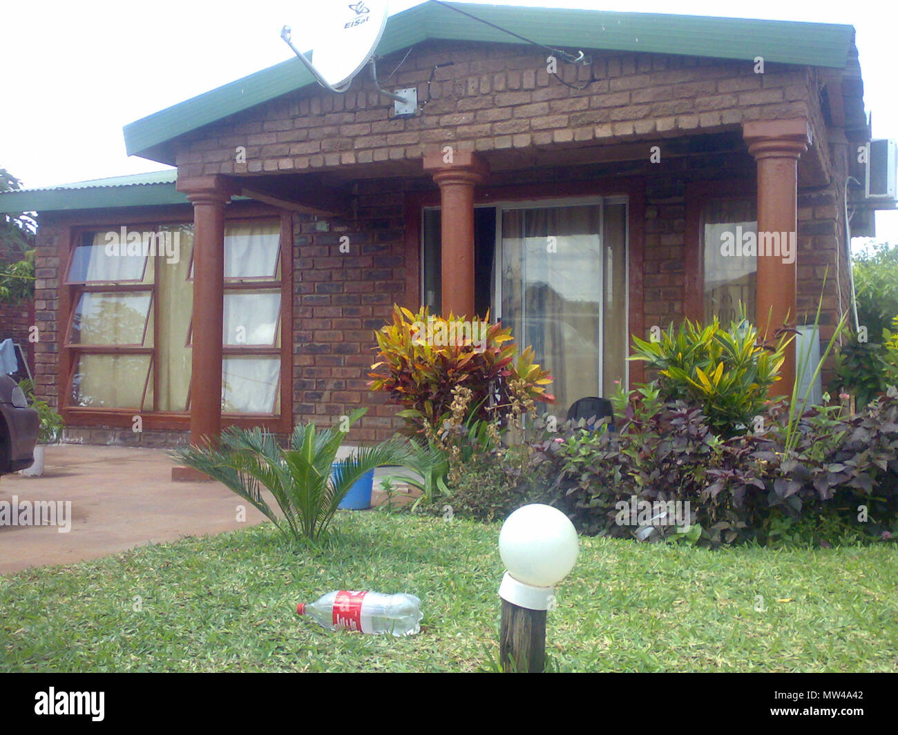 . English: ROBJECT STUDIO . 9 January 2012, 10:38:15. Robert Shonisani ...