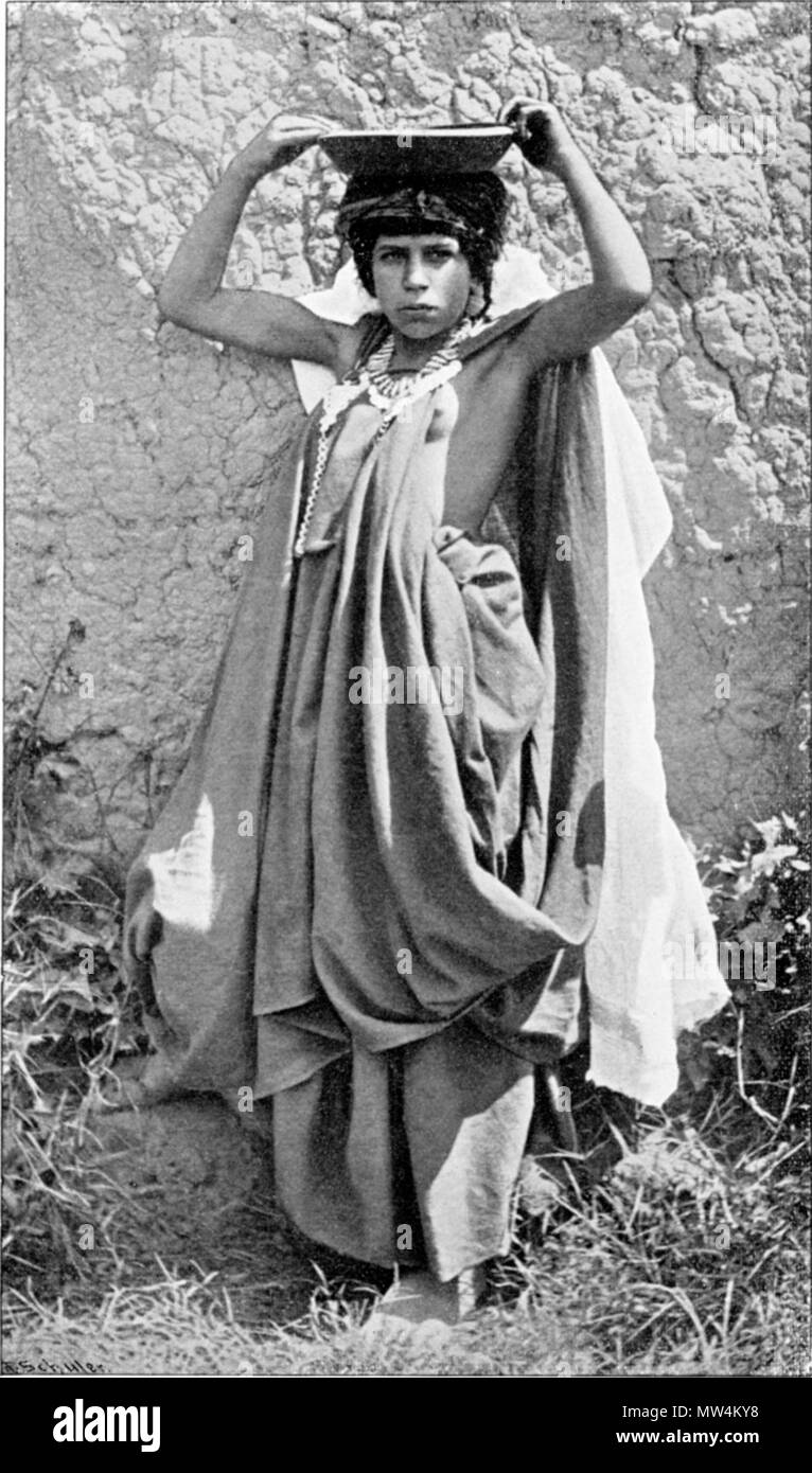 . Deutsch: Fig. 148 Kabylin aus der Gegend von Tunis. English: Kabylian ...