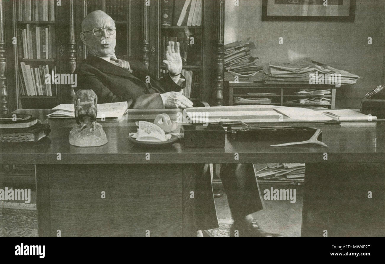 . Svenska: Lewi Pethrus. 1964. Unknown 478 Pethrus bakom skrivbordet ...