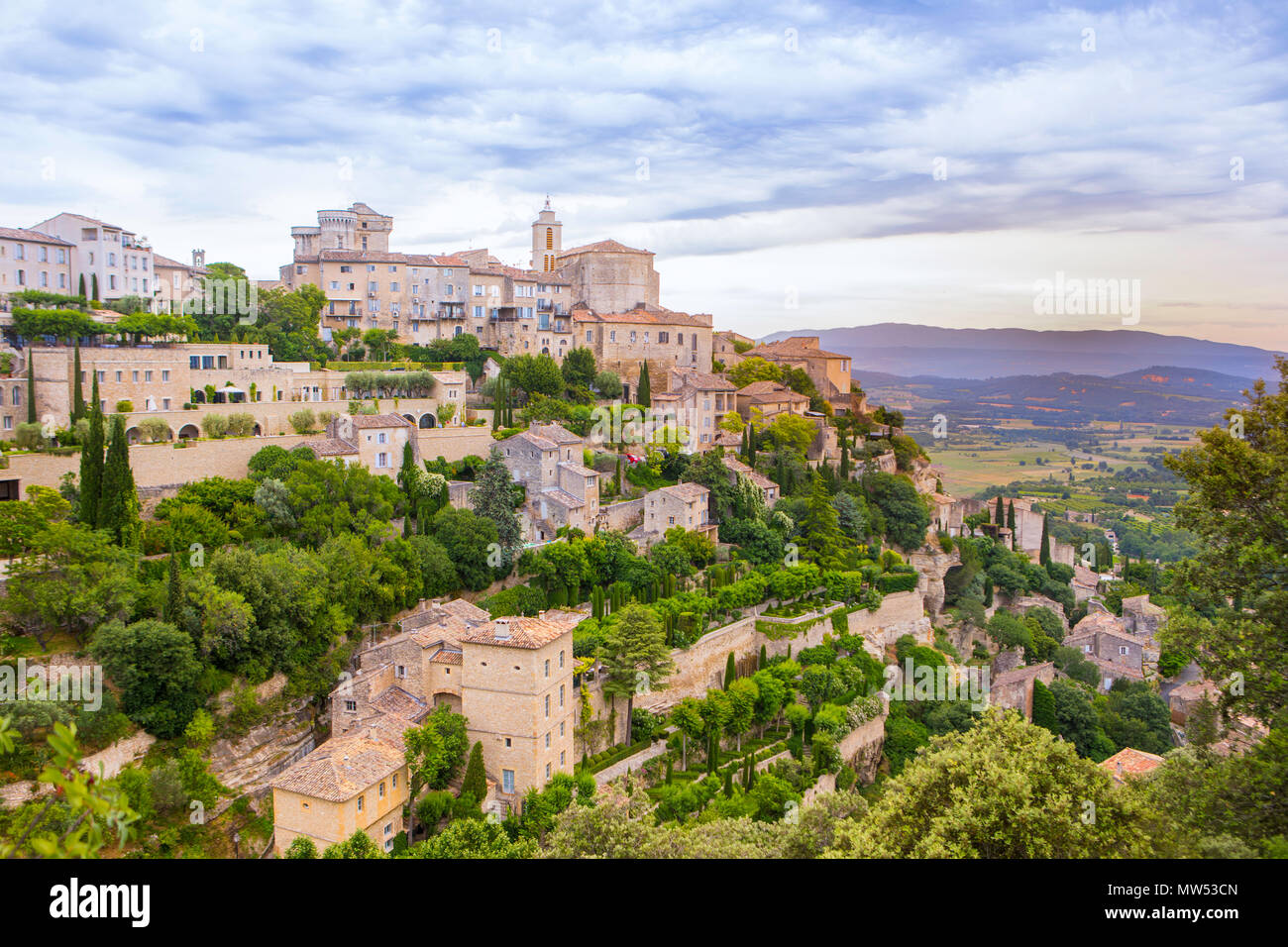 Gordes city hi-res stock photography and images - Alamy