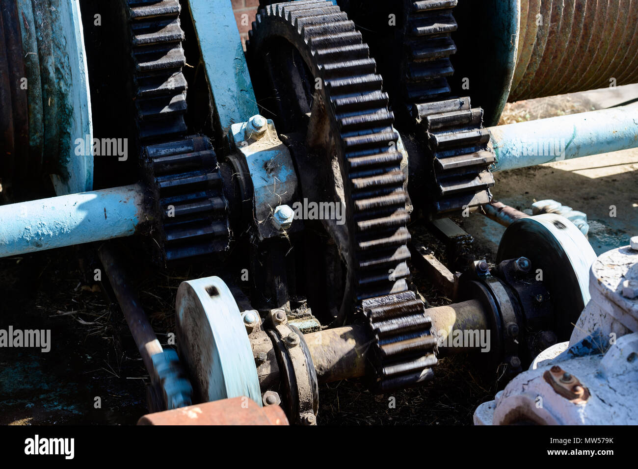 Cogs turning hi-res stock photography and images - Alamy