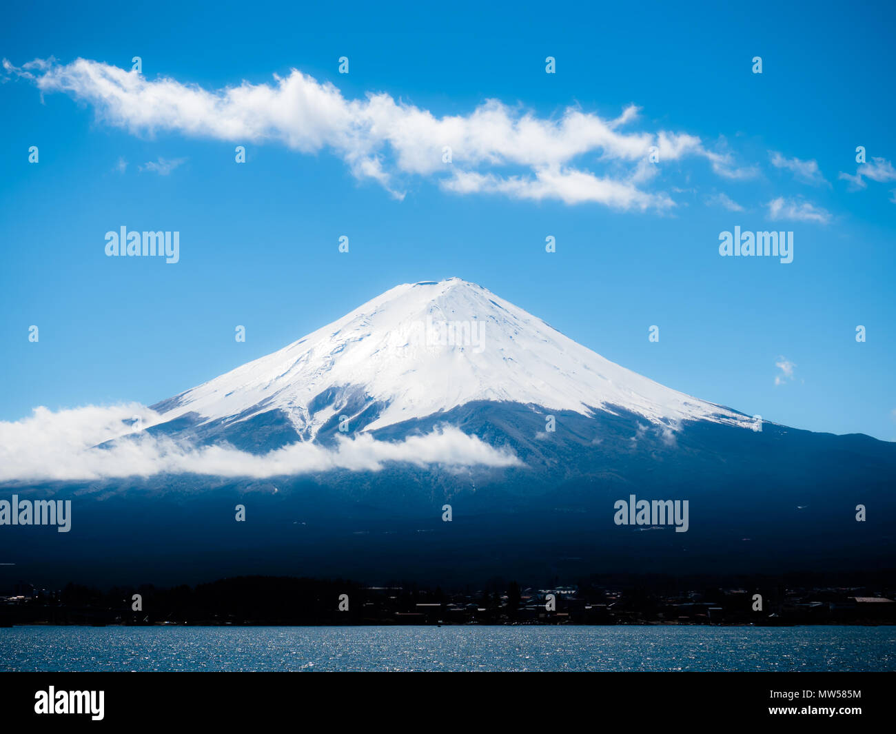 Asia fuji holiday japan landmark hi-res stock photography and images ...