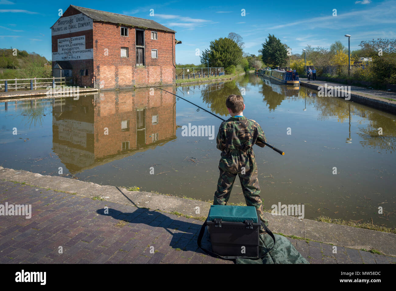 Ellesmere canal hi-res stock photography and images - Alamy