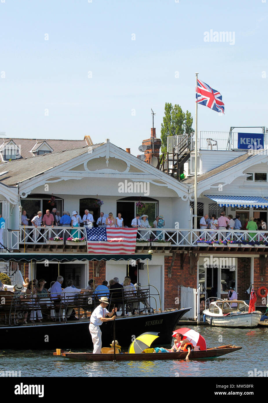 Henley royal regatta 2007 hi-res stock photography and images - Alamy