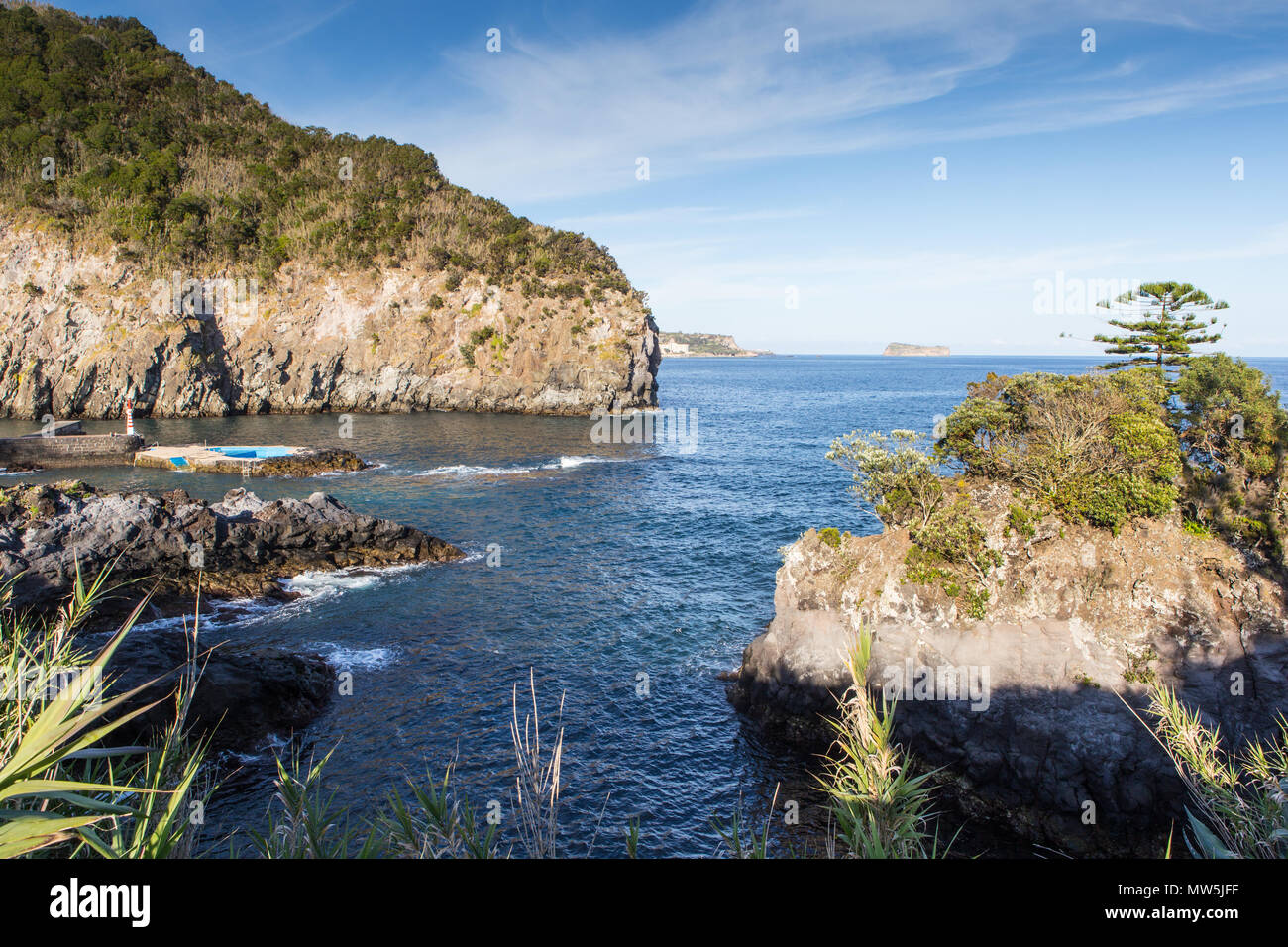 Portugal sea pool hi-res stock photography and images - Alamy