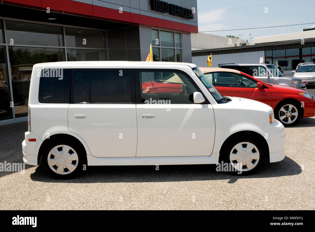 Small modern SUV for sale on a used car dealers lot Stock Photo - Alamy