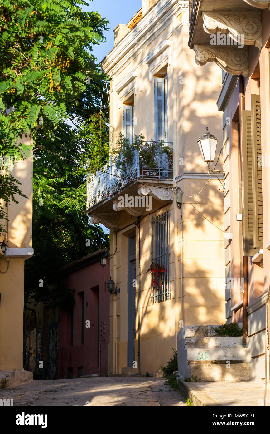 Street with historical architecture in Plaka neighbourhood of Athens ...