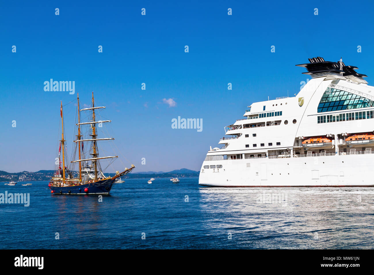Loa ship hi-res stock photography and images - Alamy