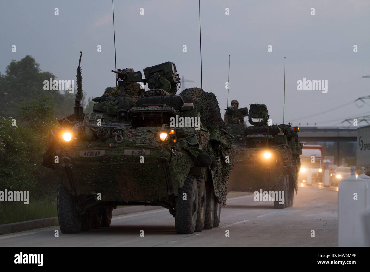 Soldiers from 2nd Cavalry Regiment (2CR) dfcross the German-Czechia ...