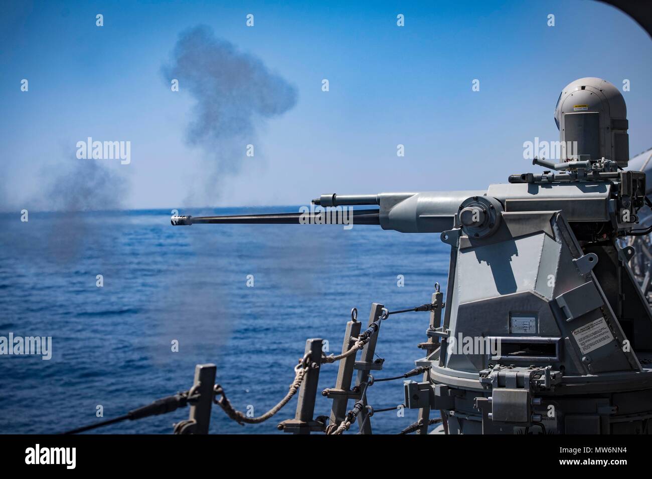 25 mm gun hi-res stock photography and images - Alamy
