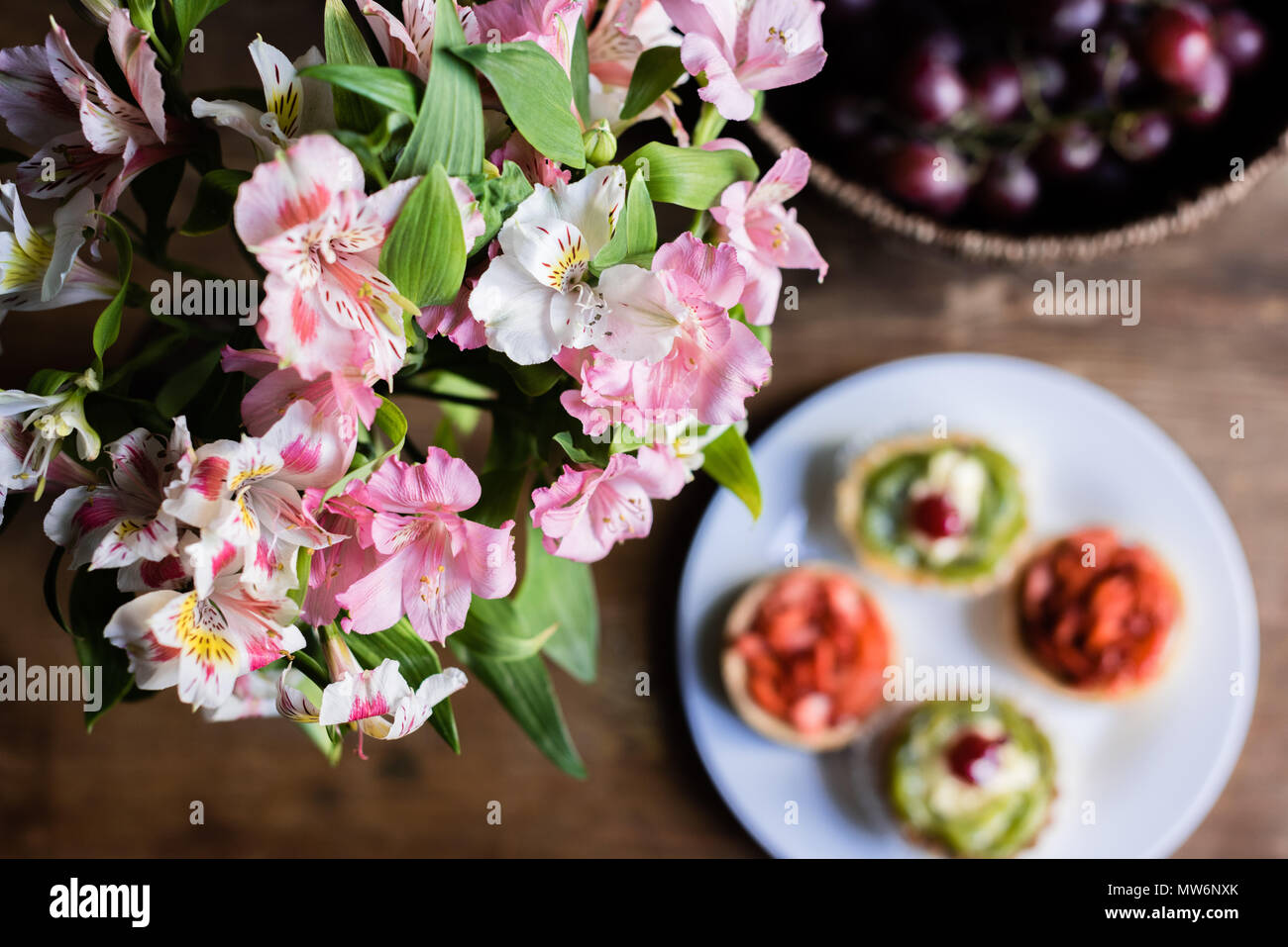 Still life breakfast table hi-res stock photography and images - Alamy