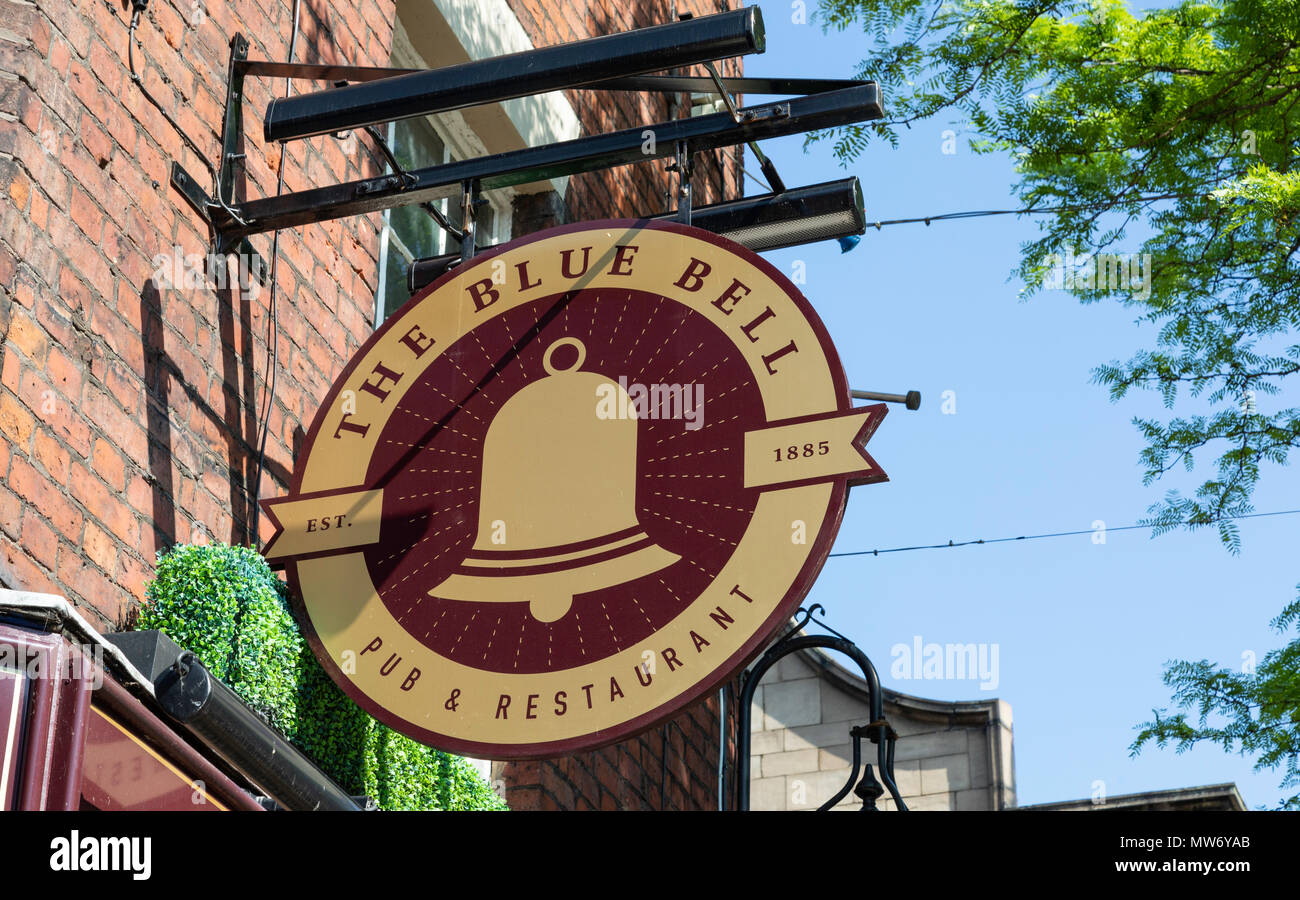 The blue bell pub sign hi-res stock photography and images - Alamy