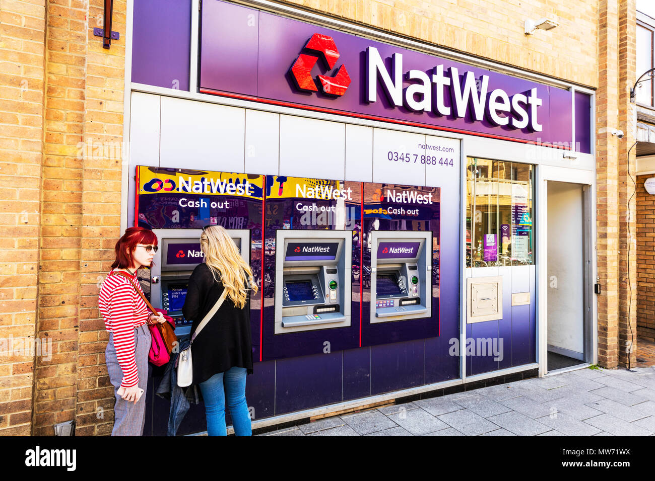Cashpoint machine hi-res stock photography and images - Alamy