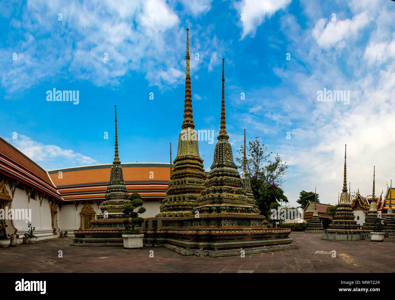 Detail of Wat Po temple in Bangkok, Thailand Stock Photo - Alamy