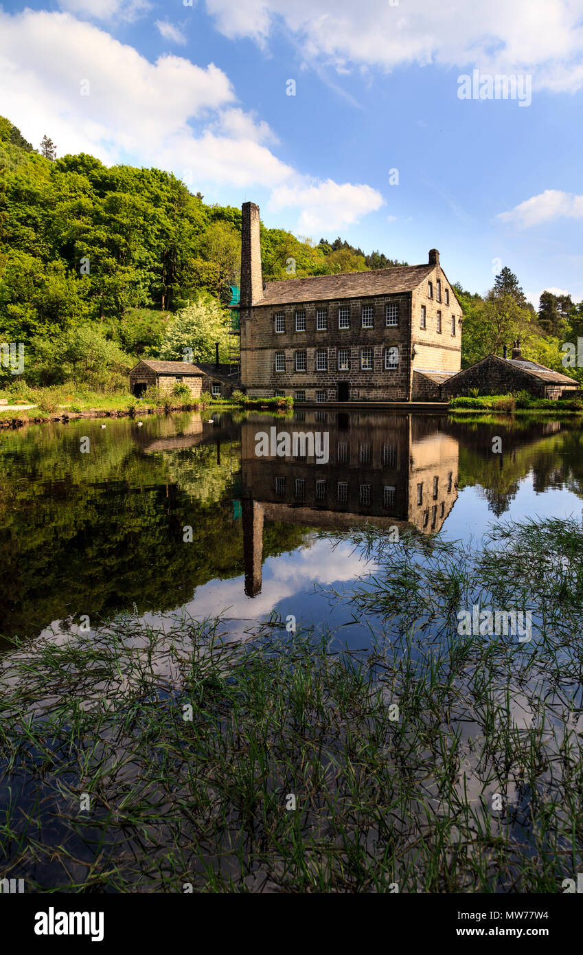 Mill pond hi-res stock photography and images - Alamy