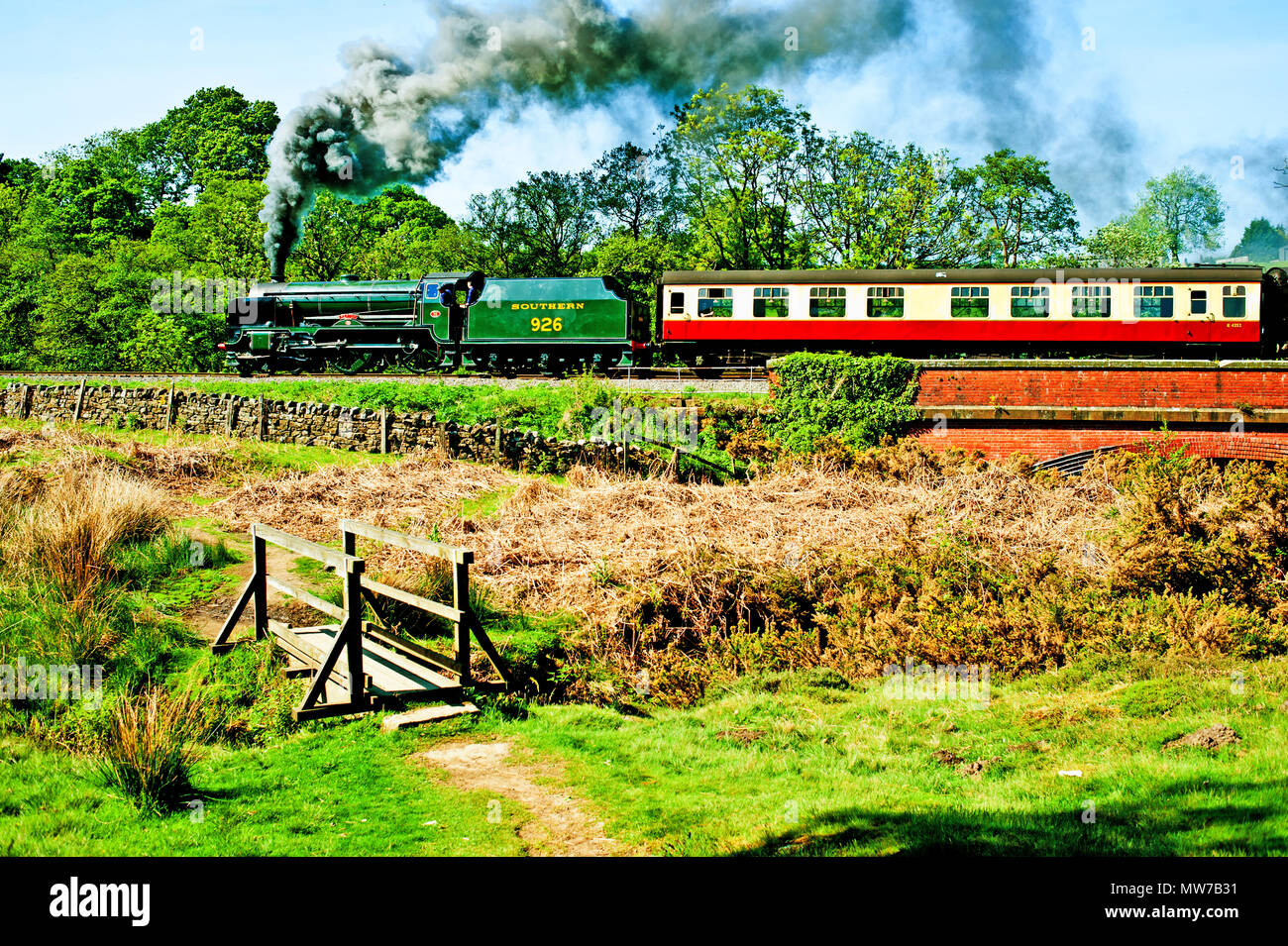 Schools class locomotive No 926 Repton at Darnholme, North Yorkshire ...