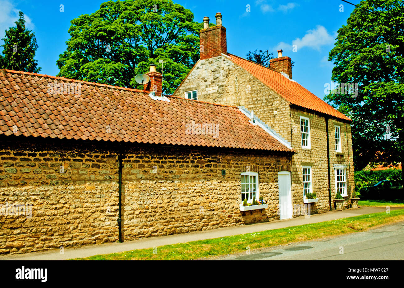Hovingham village hi-res stock photography and images - Alamy