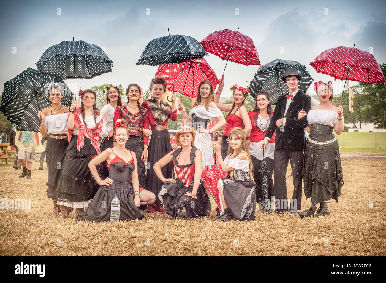 Glastonbury festival girls uk hi-res stock photography and images - Alamy