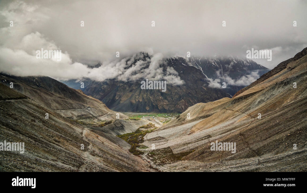 Shandur top hi-res stock photography and images - Alamy