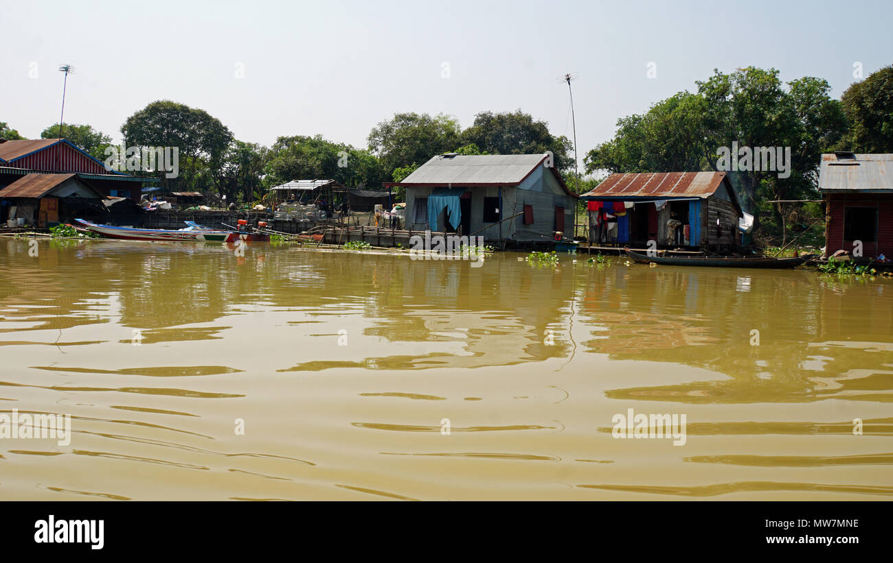 floating village in the tonle sap lake in cambodia Stock Photo - Alamy