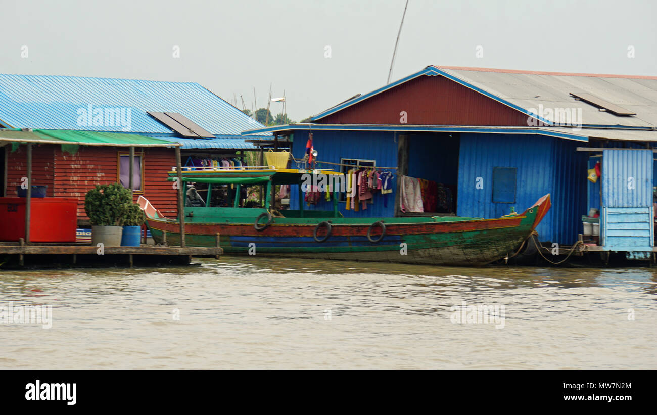 traditional floating village on tonle sap lake in cambodia Stock Photo ...