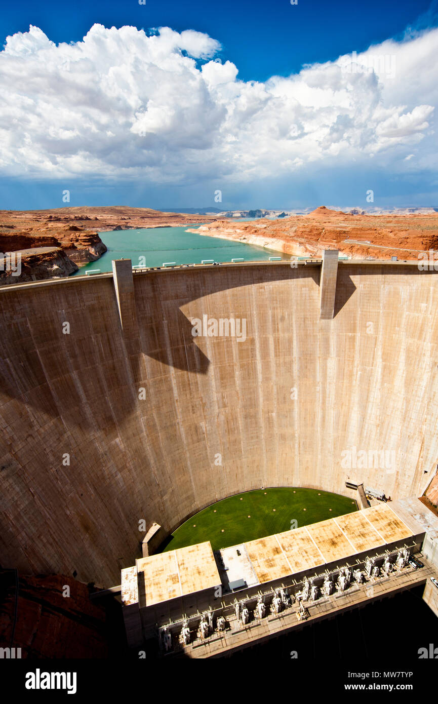 Hydroelectric power station dam hi-res stock photography and images - Alamy