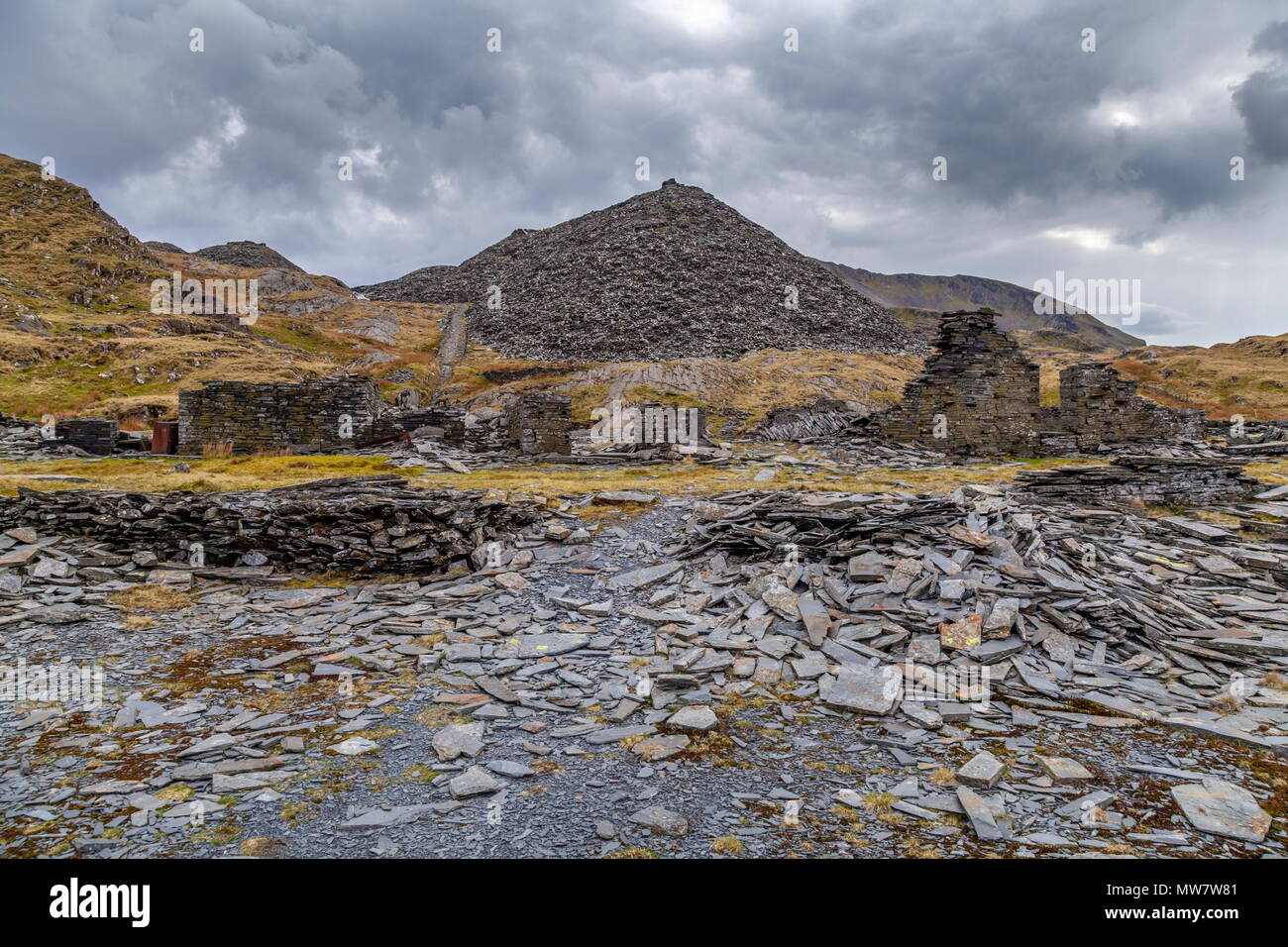 Ramshackle structures hi-res stock photography and images - Alamy