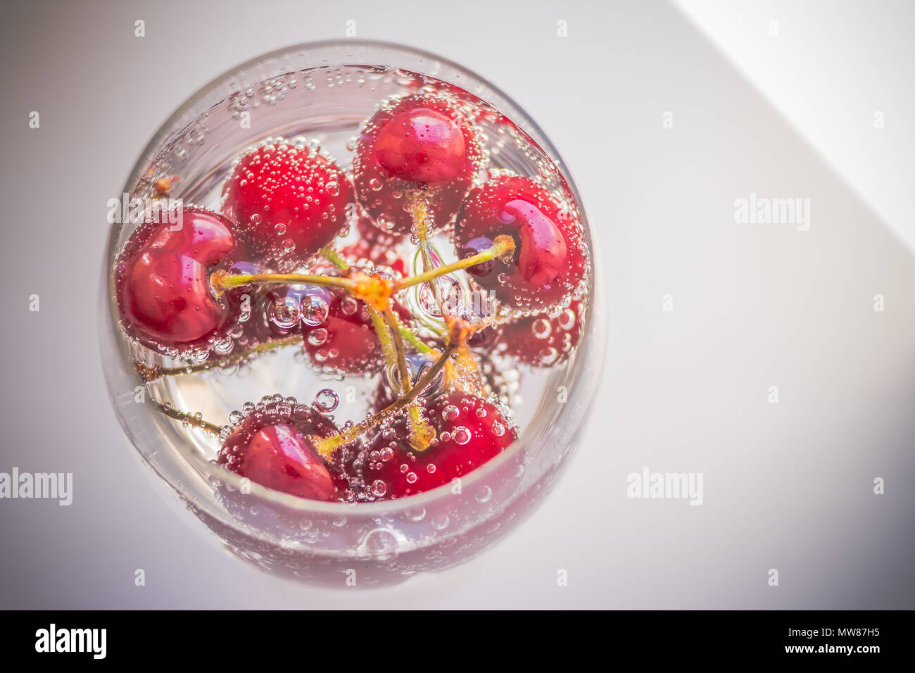Red cherry soda bubbles macro hi-res stock photography and images - Alamy