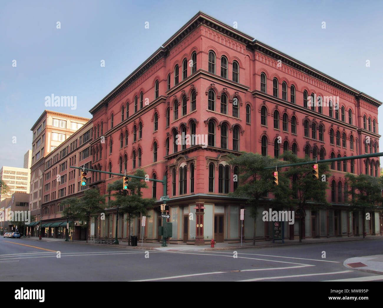 Syracuse, New York, USA. May 28, 2018 The corner of East Washington and ...
