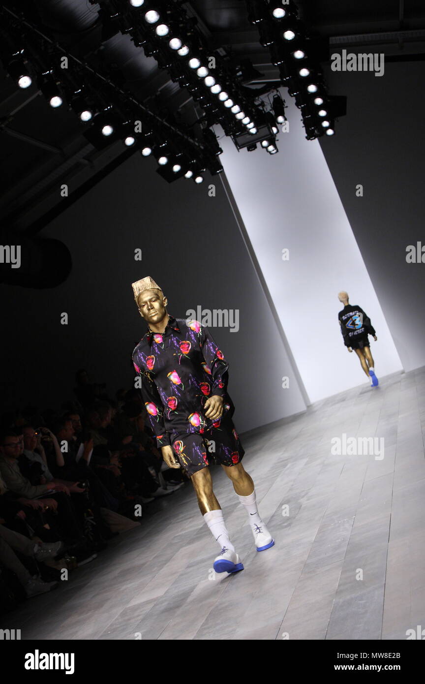 Cassette Playa Autumn Winter Fashion Collection designed by Carri ...