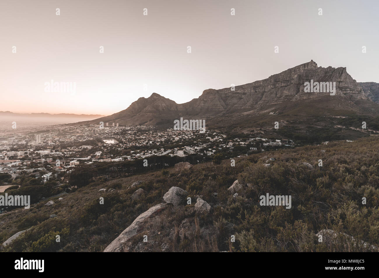 Table Mountain in Cape Town at sunrise Stock Photo - Alamy