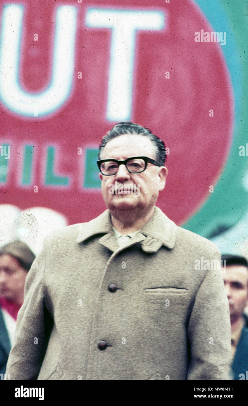 Salvador allende with supporters hi-res stock photography and images ...