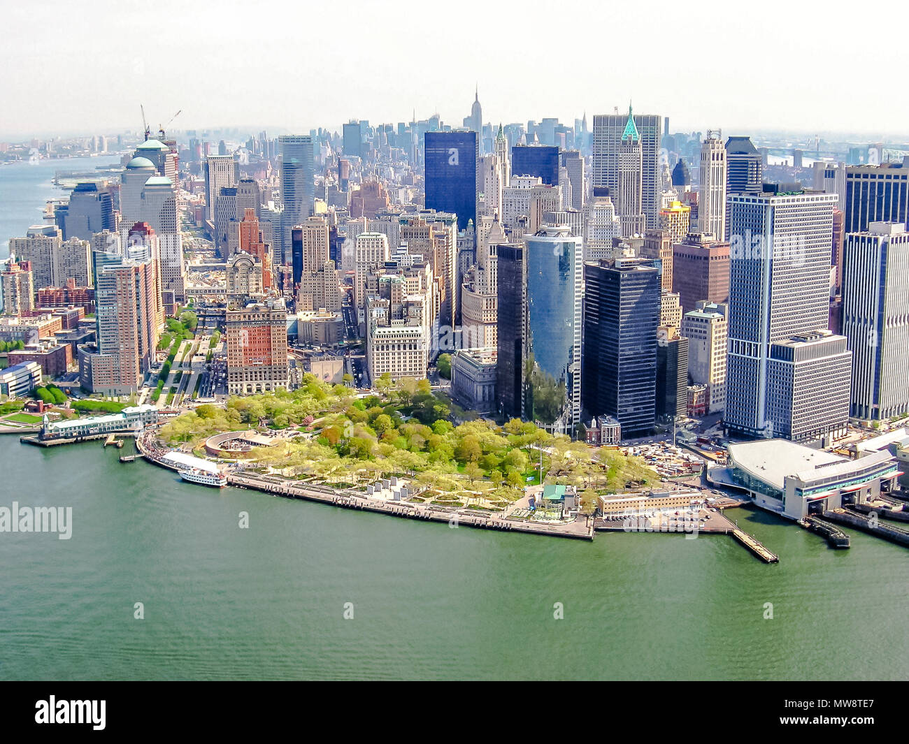 Helicopter city skyline hi-res stock photography and images - Alamy