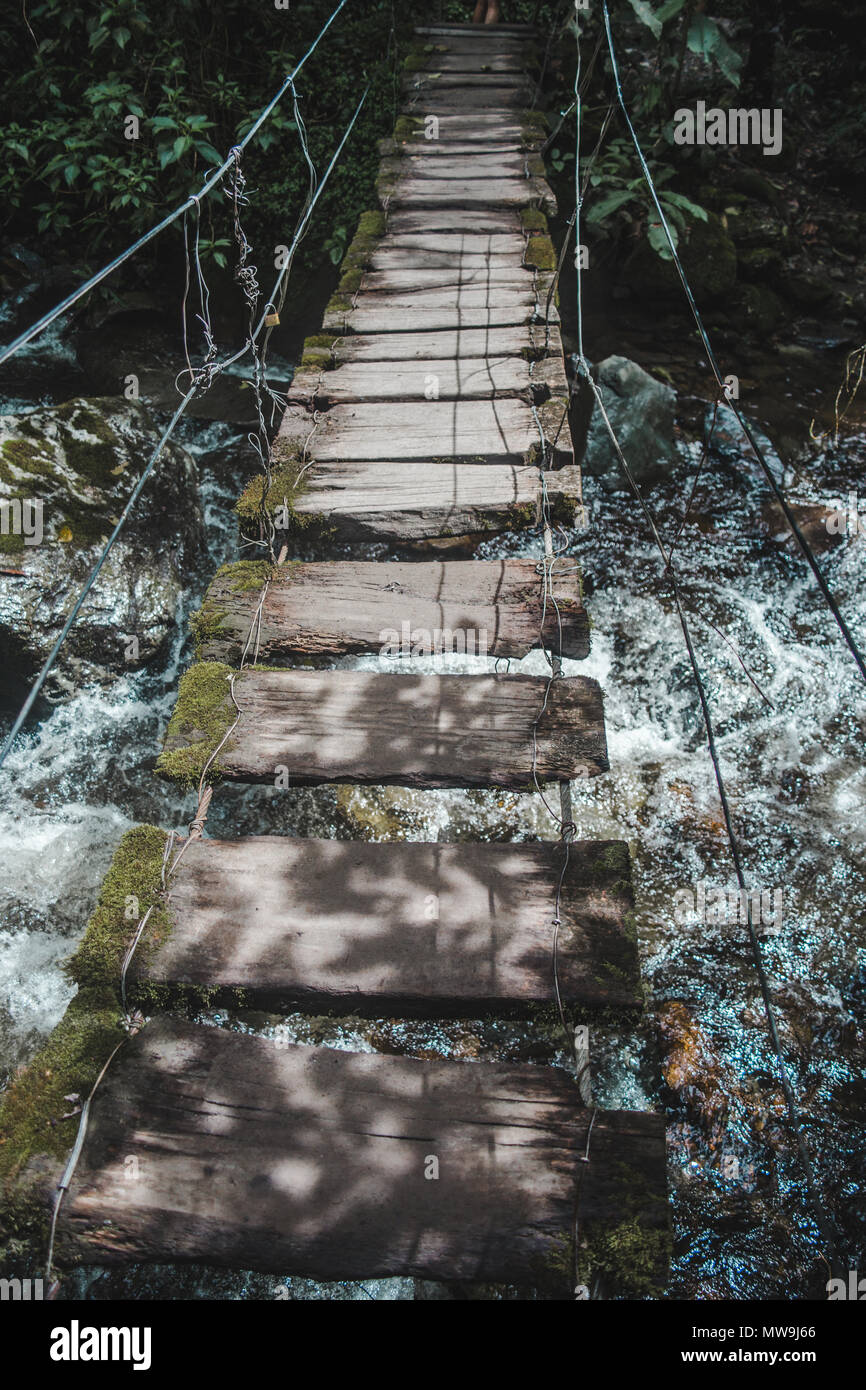 Rickety rope bridge hi-res stock photography and images - Alamy