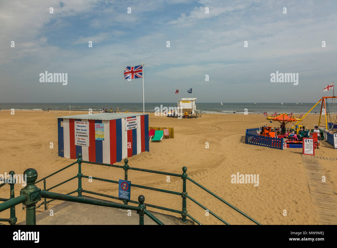 Margate beach kent uk flag hi-res stock photography and images - Alamy