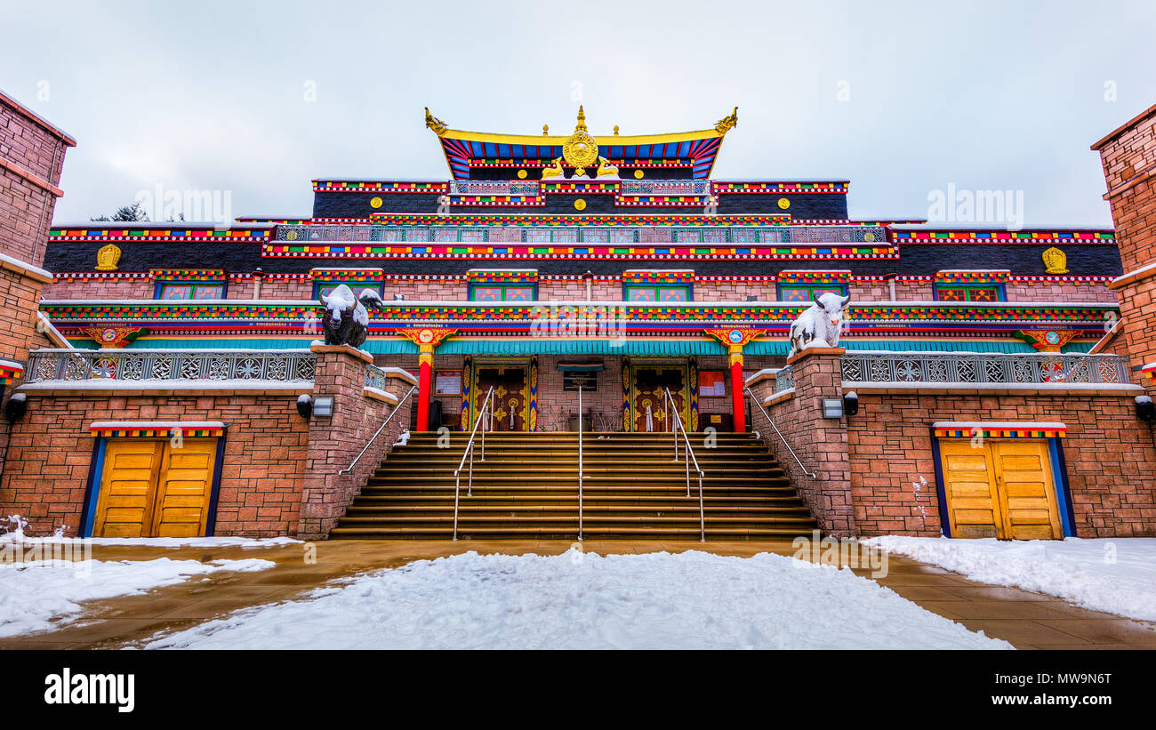 Same Ye Ling Monastery Stock Photo - Alamy