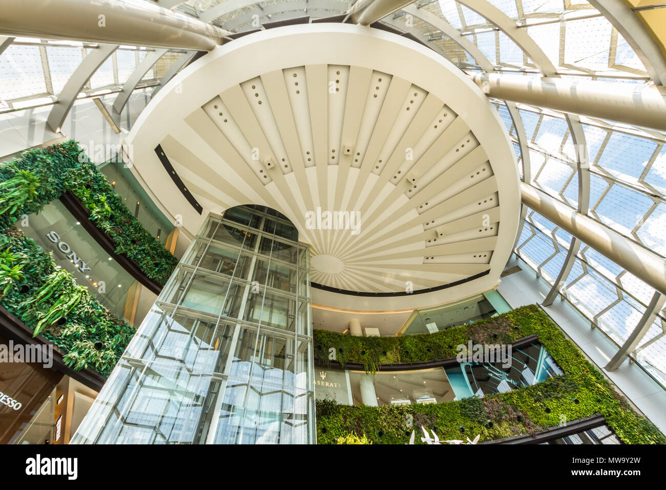 THAILAND – AUGUST 30, Interior of Siam Paragon shopping mall exterior ...