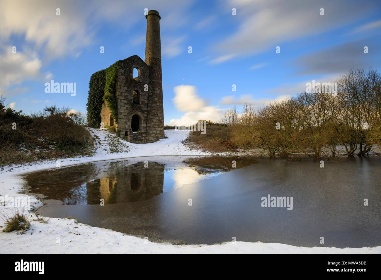 Ice engine house hi-res stock photography and images - Alamy